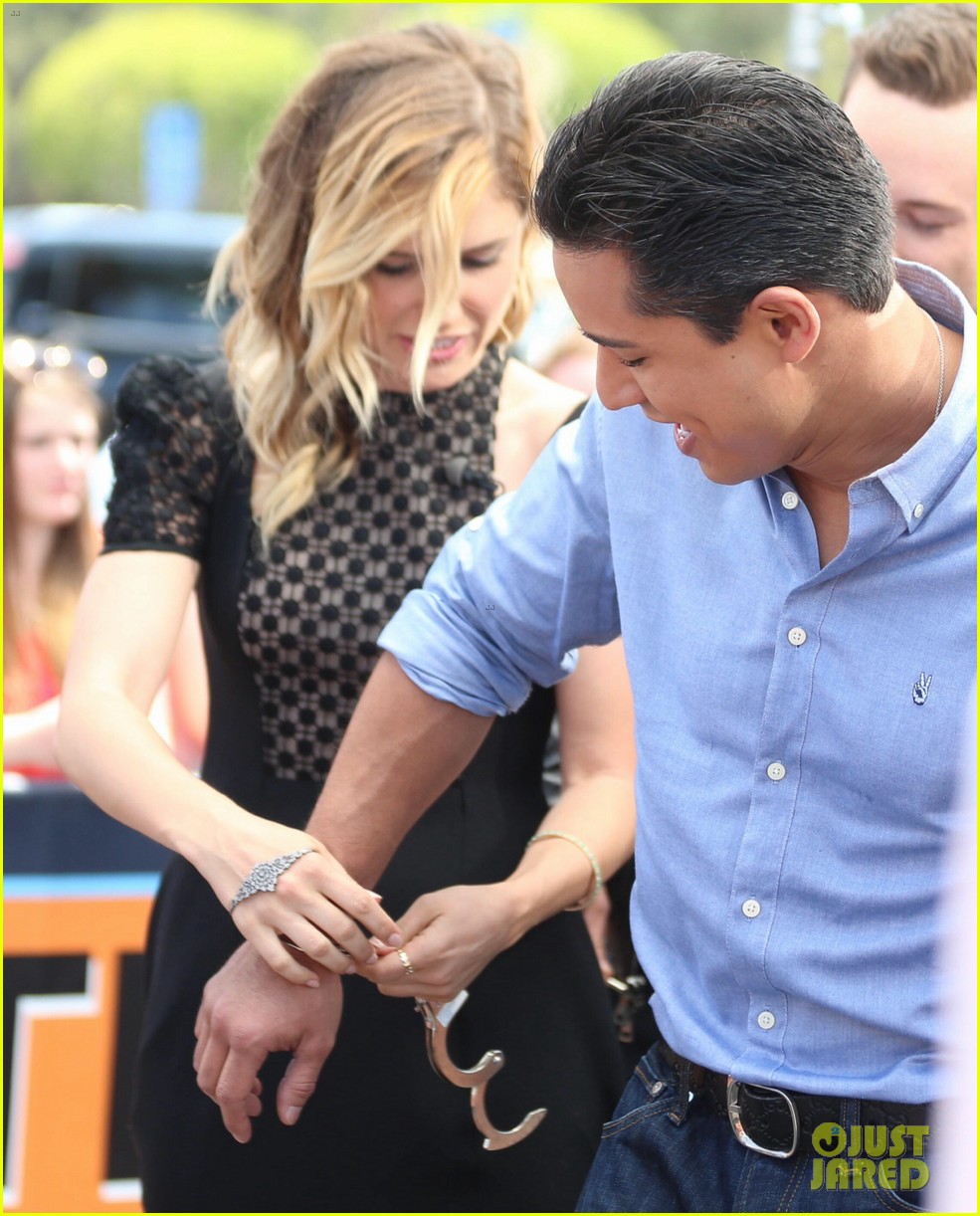 Photo: sophia bush handcuffs mario lopez extra 03 | Photo 3117874 ...