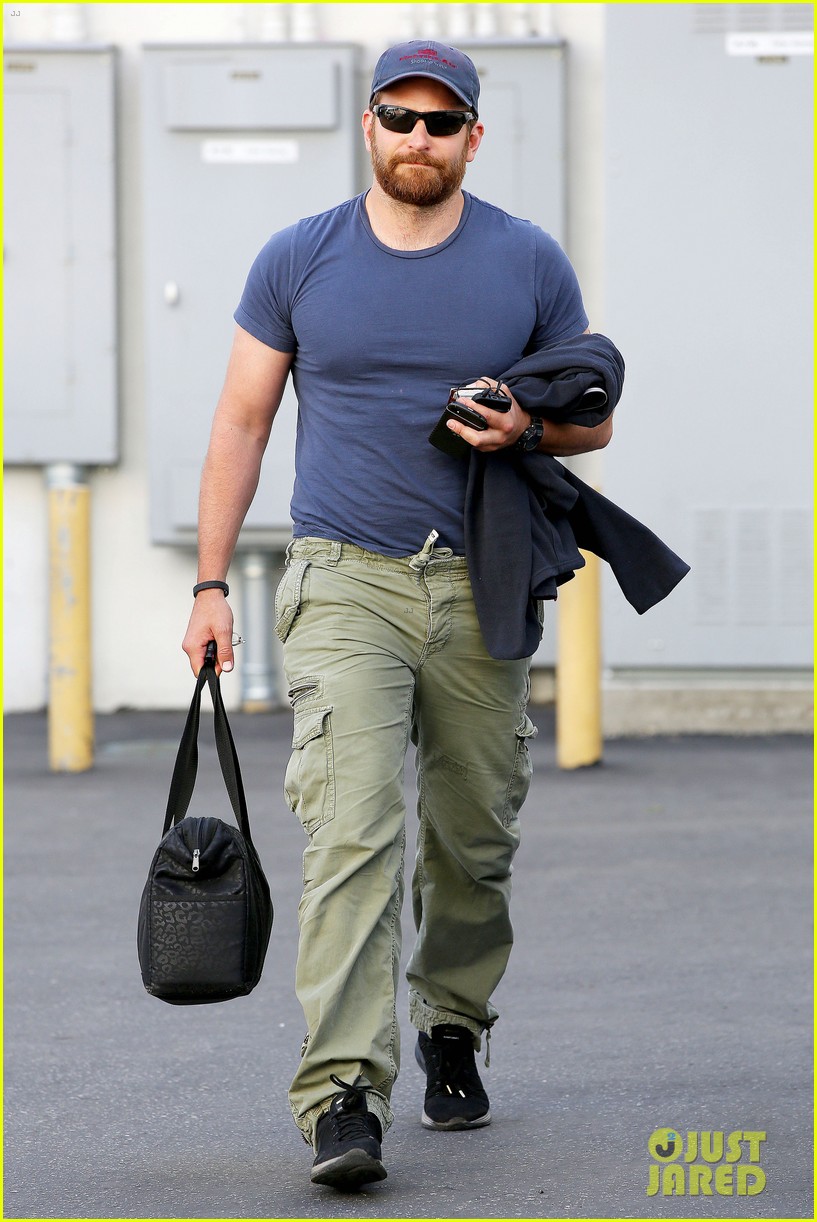 Bradley Cooper Shows Off His Super Beefed Up Body!: Photo 3103377 ...