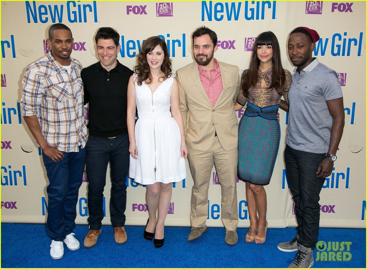 Zooey Deschanel Joins 'New Girl' Cast for Season Three Finale Screening ...