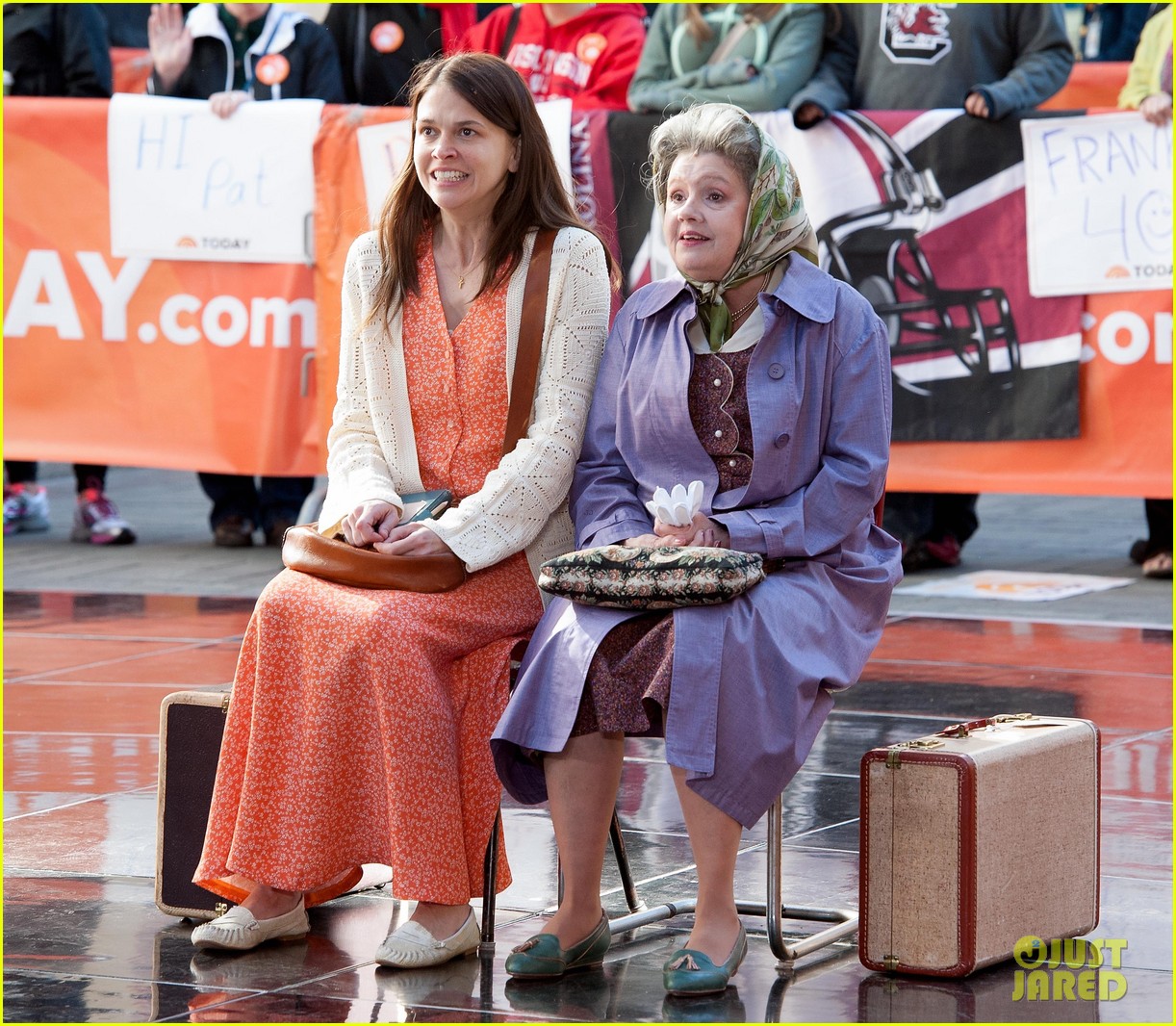 Sutton Foster Performs 'On My Way' with Cast of 'Violet' on 'The Today ...