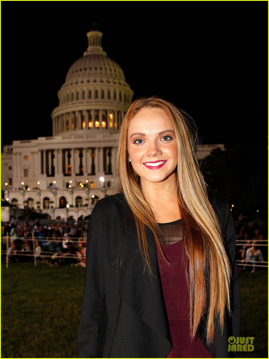 Megan Hilty Is Feeling Blue at Memorial Day Concert Rehearsals!: Photo ...