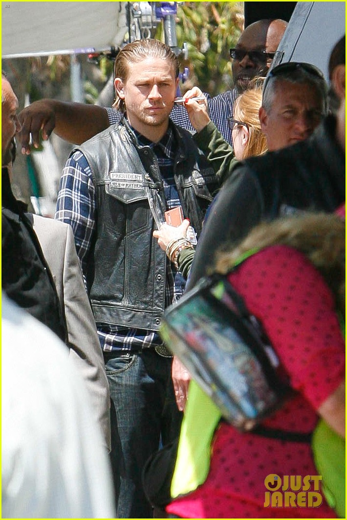 Charlie Hunnam Gets All Made Up on 'Sons of Anarchy' Set: Photo 3124253 ...