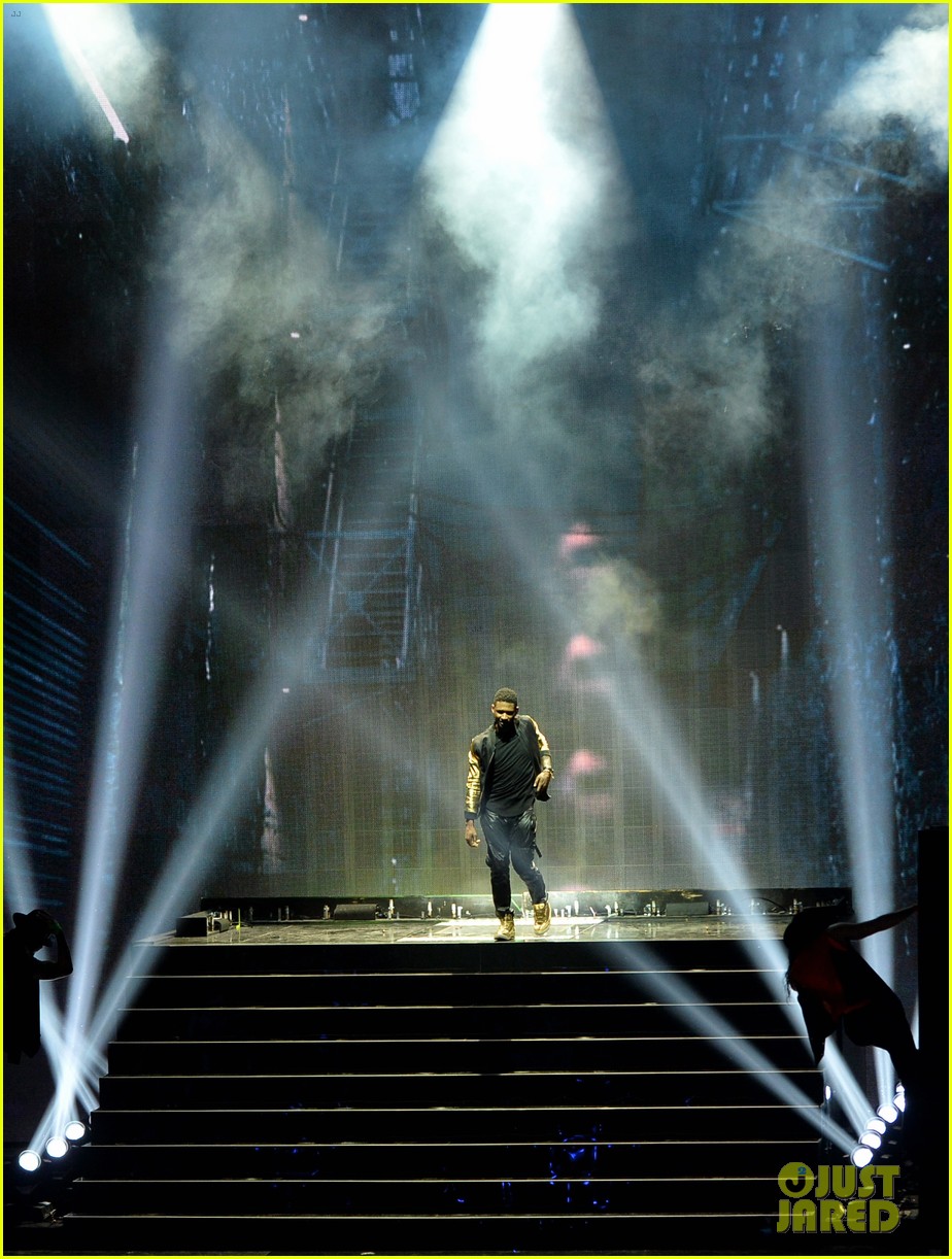 Michael Jackson's New Song Gets Premiere at iHeartRadio Music Awards ...