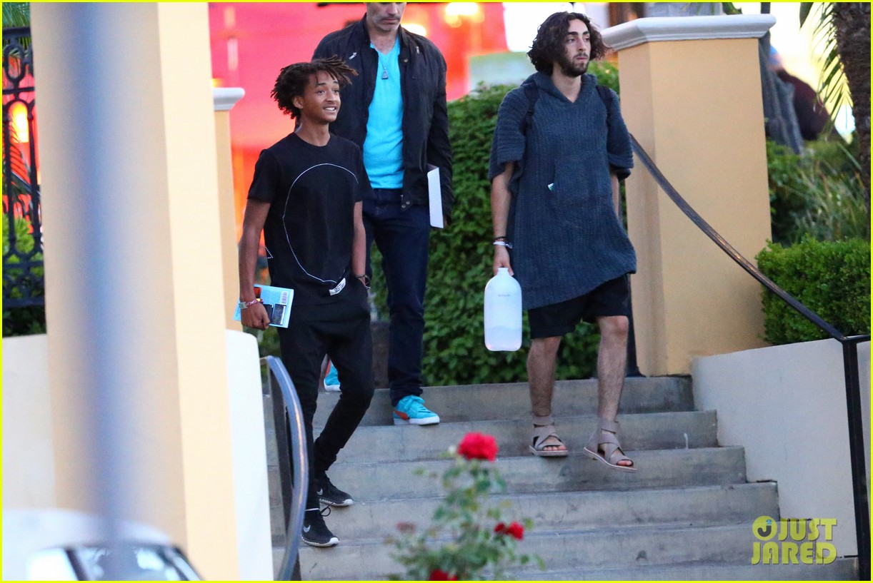 Jaden Smith's Dad Will Smith Helps Fan Announce Her Pregnancy - See the ...