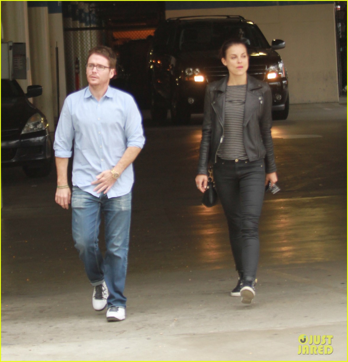 Josh Duhamel & Taylor Kitsch Bring Handsomeness to the L.A. Kings Game ...