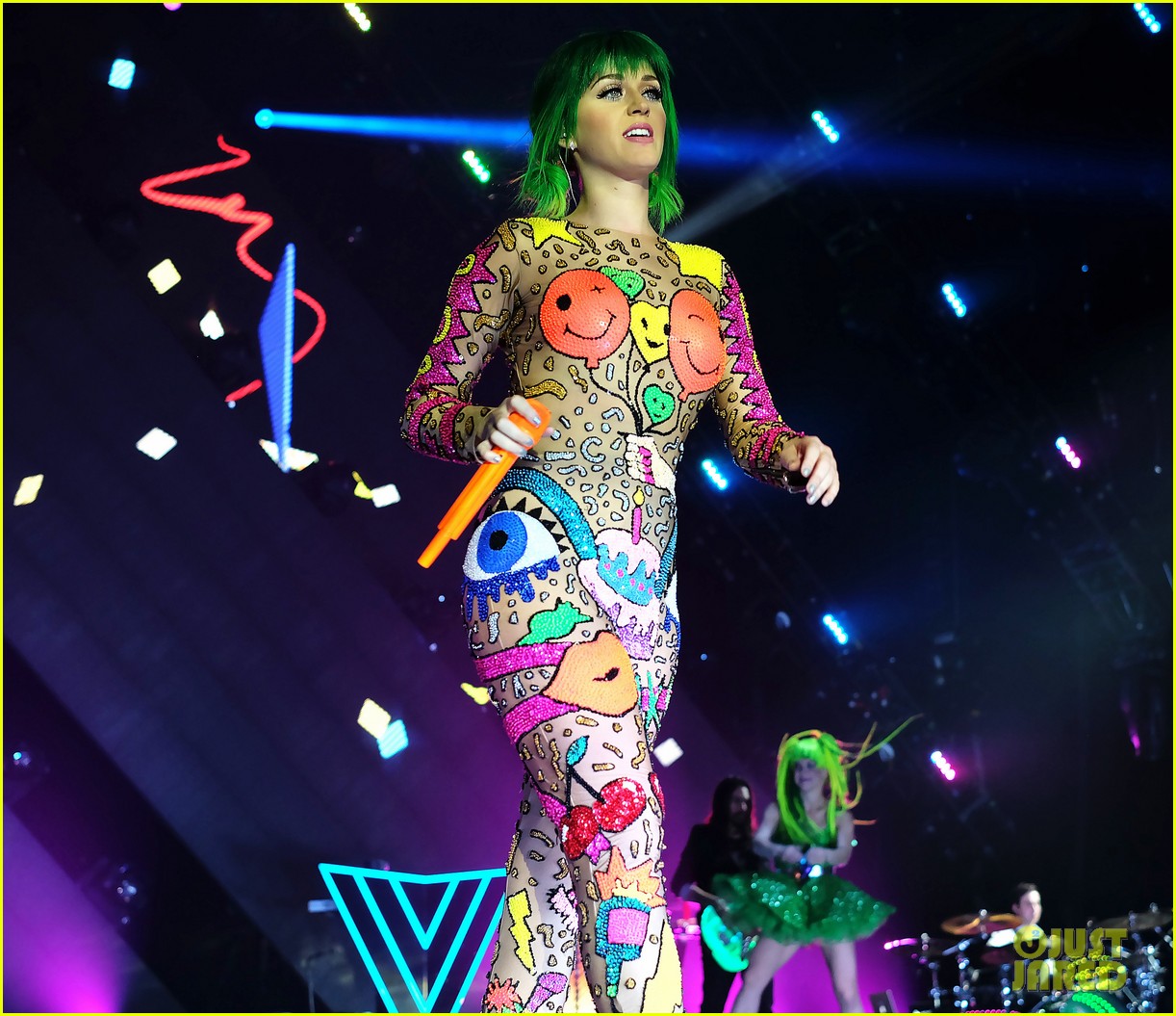 Katy Perry Keeps Us Guessing with Color for 'Prismatic Tour'!: Photo ...