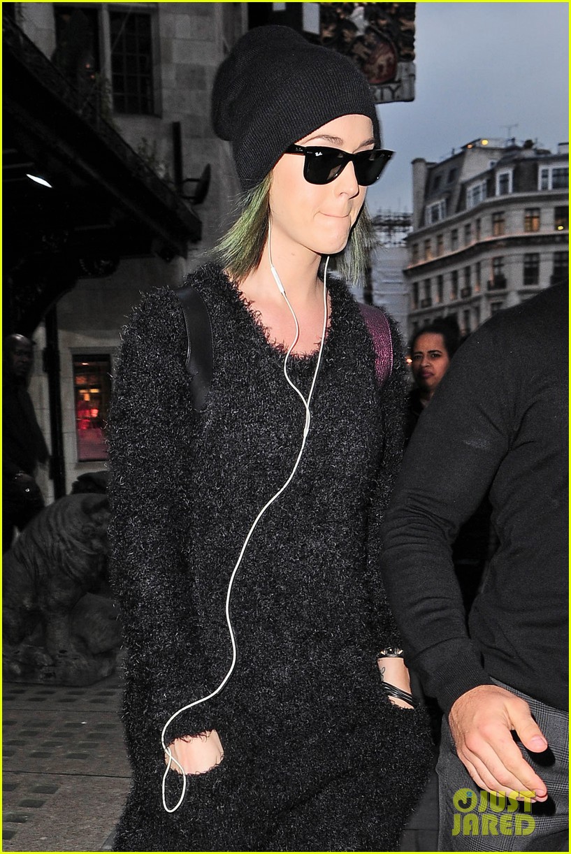 Katy Perry's New Fragrance Killer Queen’s Royal Revolution is About ...