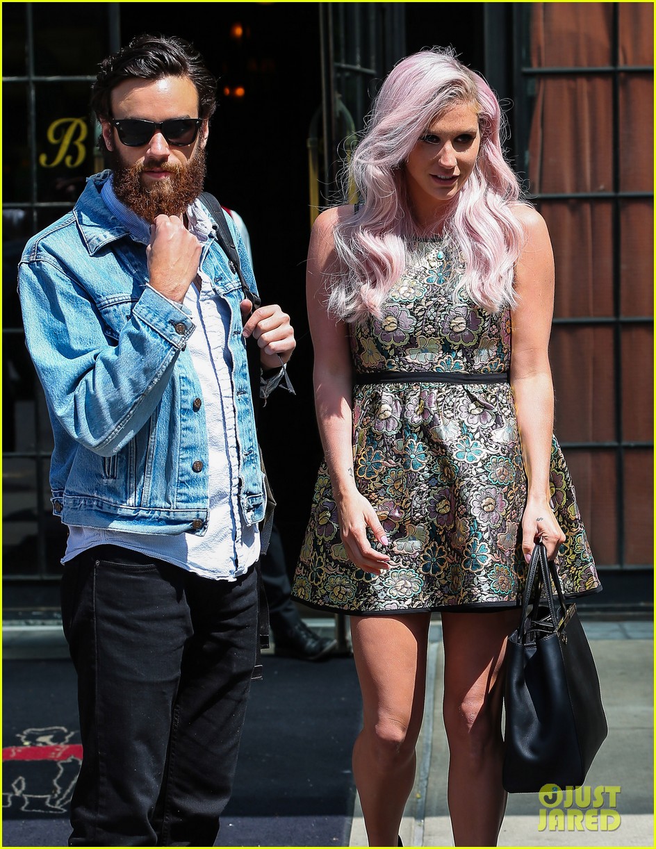 Kesha & New Boyfriend Brad Ashenfelter Continue Their NYC Getaway ...