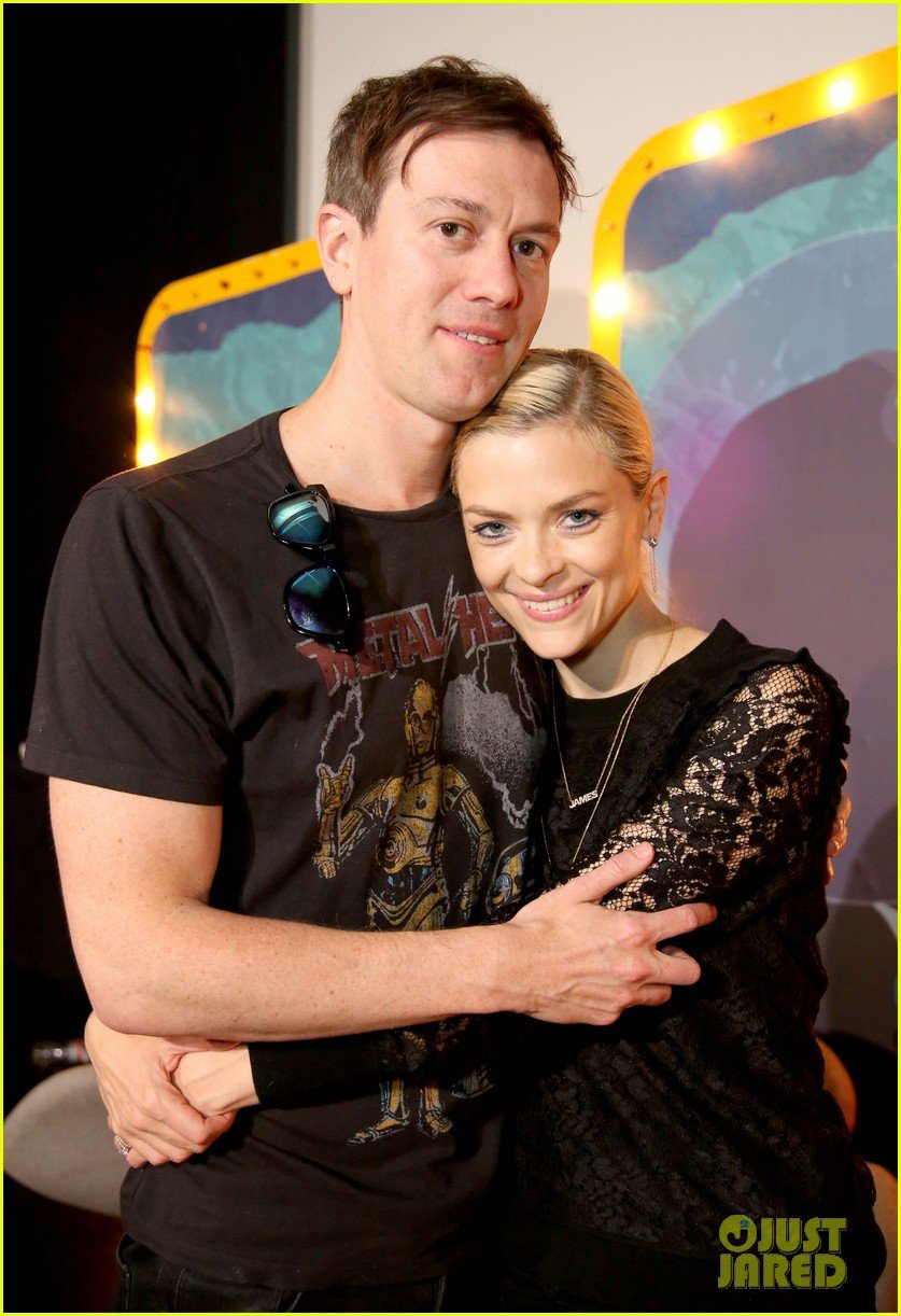 Jaime King & Husband Kyle Newman Team Up for 'Humans From Earth ...