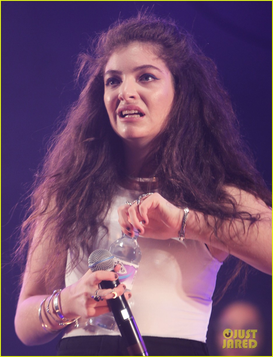 See Pics From Lorde's Performance at Radio 1's Big Weekend!: Photo ...