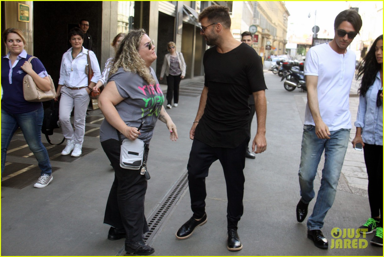 Ricky Martin Shows His Fans Lots of Love in Italy: Photo 3123810 ...