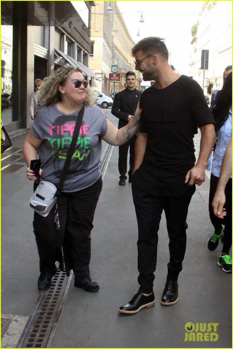 Ricky Martin Shows His Fans Lots of Love in Italy: Photo 3123811 ...