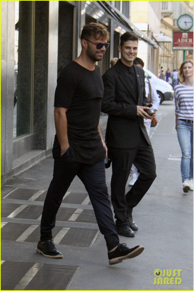 Ricky Martin Shows His Fans Lots of Love in Italy: Photo 3123814 ...