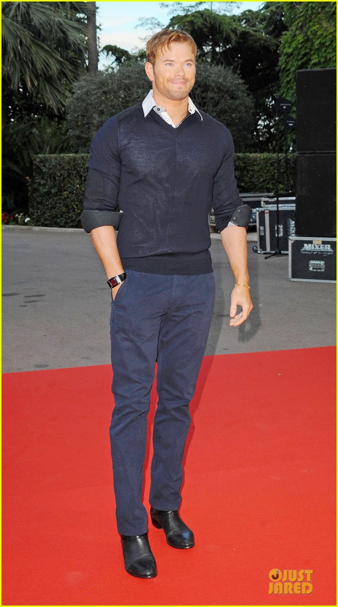 Ricky Martin & Kellan Lutz Look So Handsome at World Music Awards ...