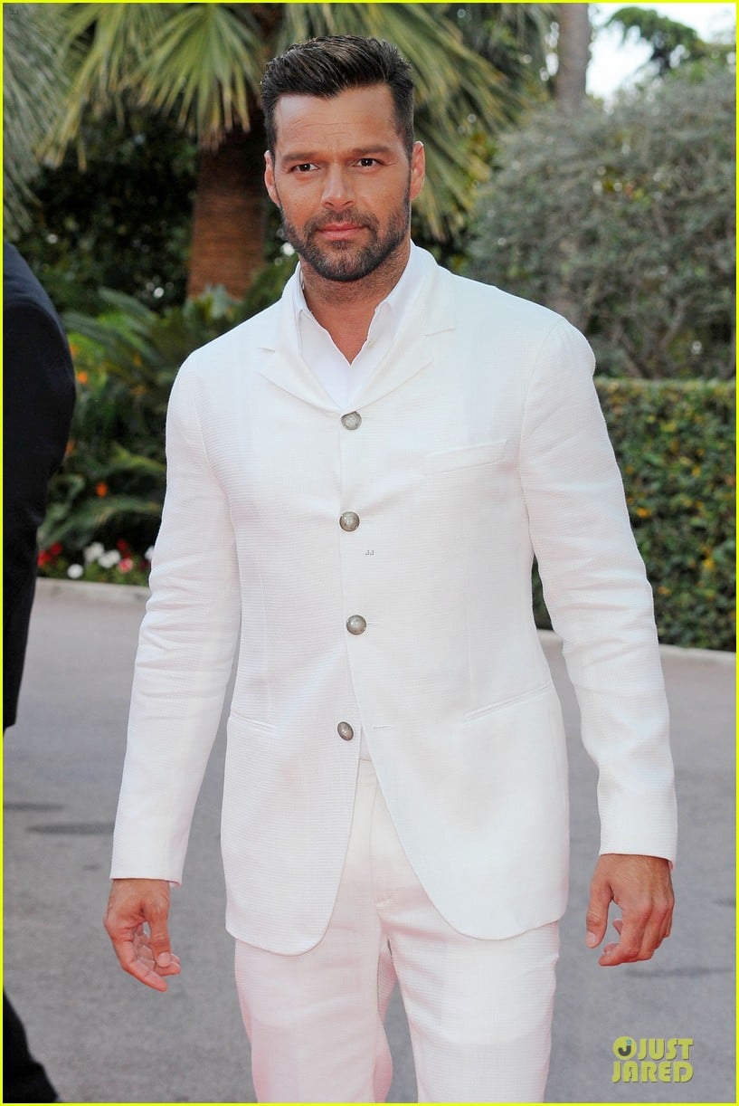Ricky Martin & Kellan Lutz Look So Handsome at World Music Awards ...