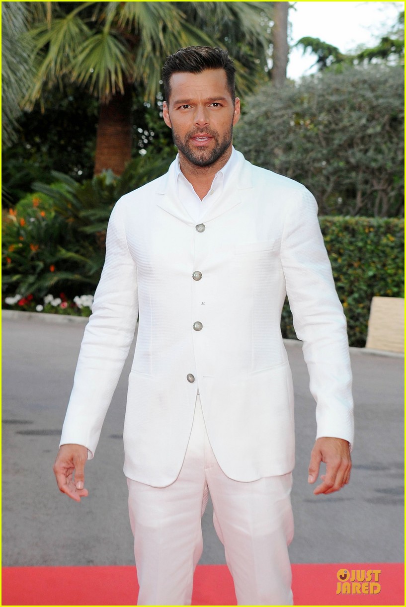 Ricky Martin & Kellan Lutz Look So Handsome at World Music Awards ...