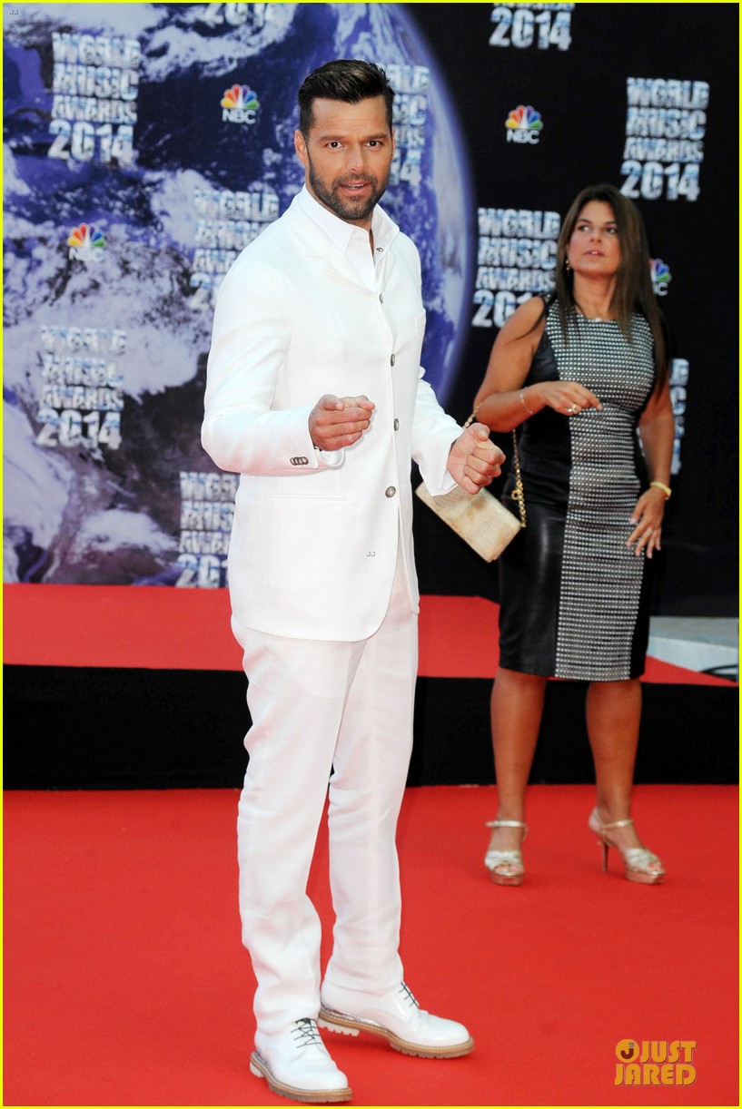 Ricky Martin & Kellan Lutz Look So Handsome at World Music Awards ...