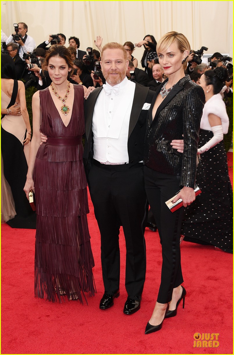 Michelle Monaghan & Amber Valletta Rock Plunging Necklines at Met Ball ...