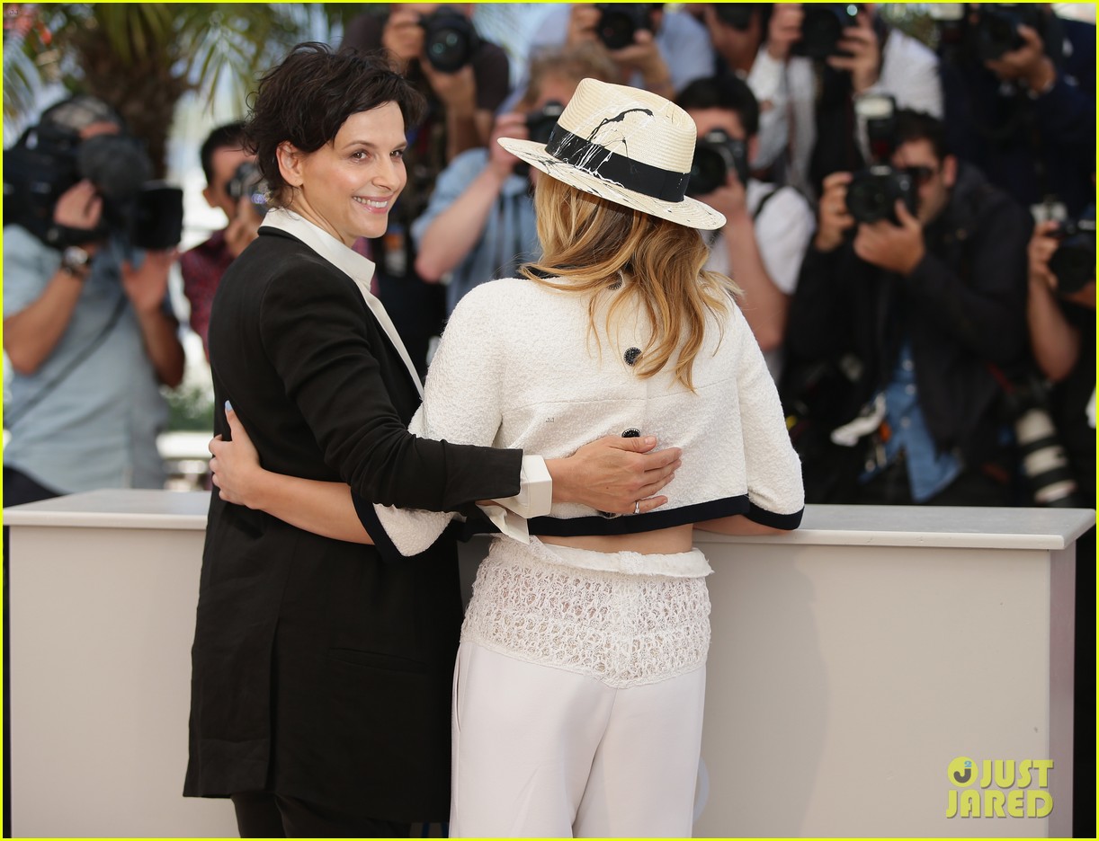 Chloe Moretz & Juliette Binoche Jump for Joy at Cannes 'Clouds of Sils ...