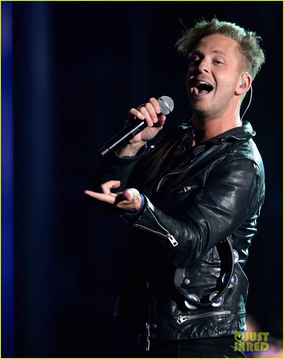 OneRepublic Performs 'Counting Stars' at Billboard Music Awards 2014 ...