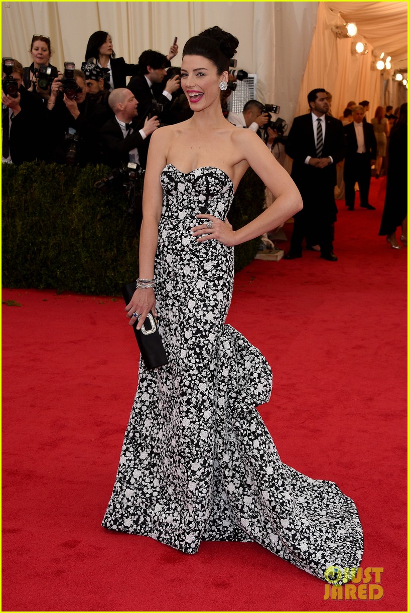 Jessica Pare Stuns In Floral Print On Met Ball 2014 Red Carpet Photo
