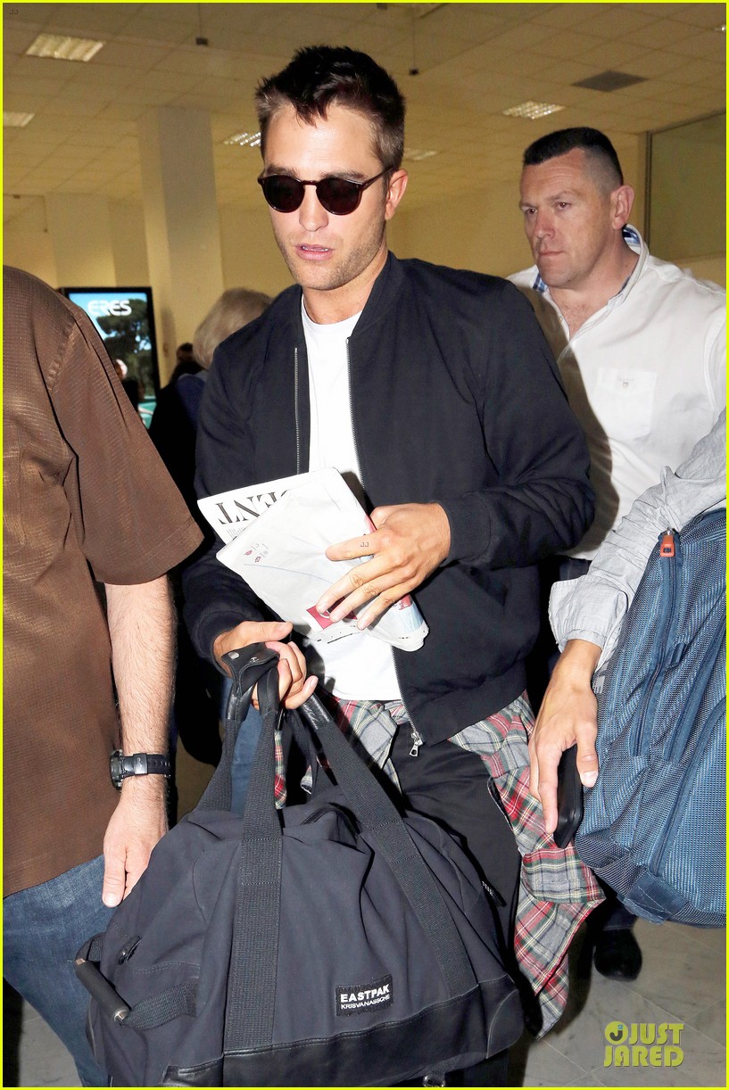Robert Pattinson Flies to Nice to Promote 'Maps to the Stars' at Cannes ...