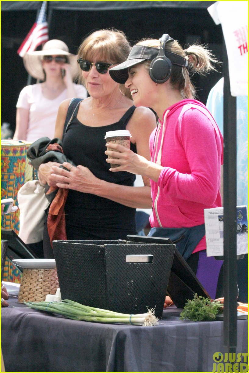 Nikki Reed is All Smiles at the Sunday Farmer's Market!: Photo 3122112 ...