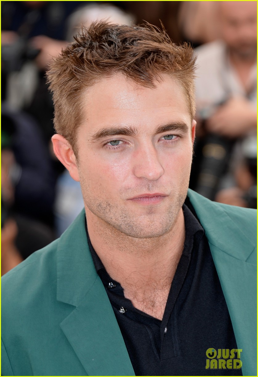 Robert Pattinson Goes Green for 'The Rover' Cannes Photo Call: Photo ...