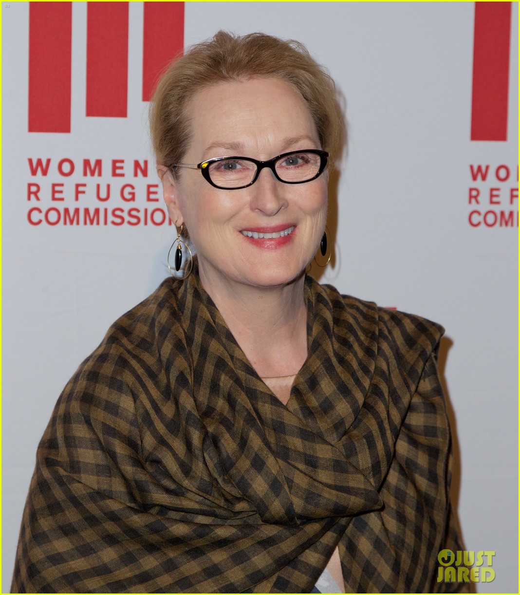 Meryl Streep Performs a Dramatic Reading at Voices of Courage Awards ...