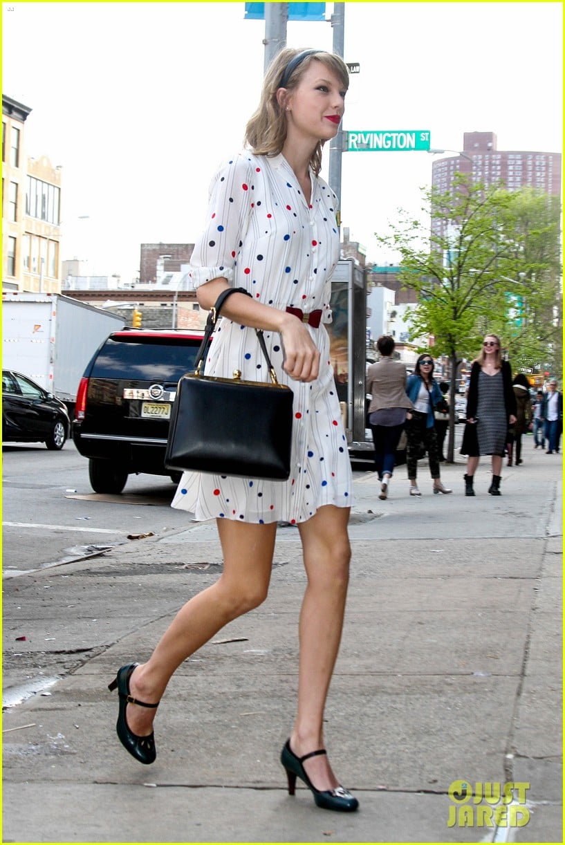 Taylor Swift's New Album is 'Coming Out Pretty Soon': Photo 3104092 ...