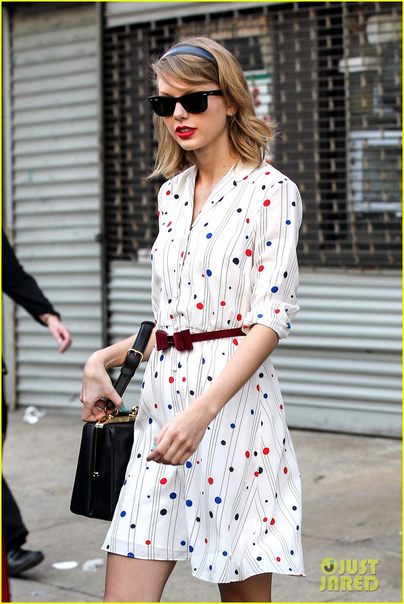 Taylor Swift's New Album is 'Coming Out Pretty Soon': Photo 3104110 ...
