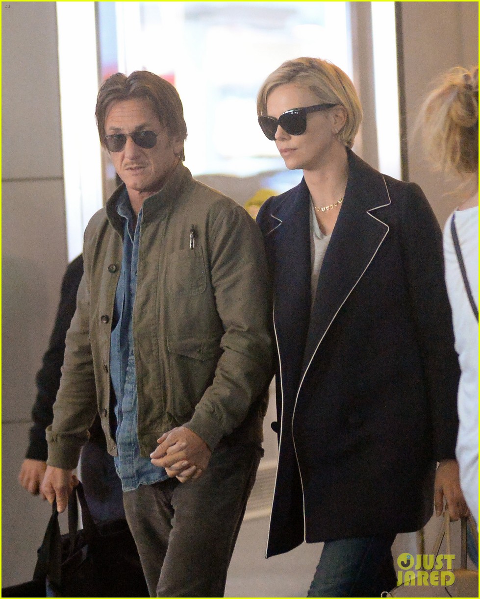 Charlize Theron & Sean Penn Hold Hands Upon New York Arrival: Photo ...