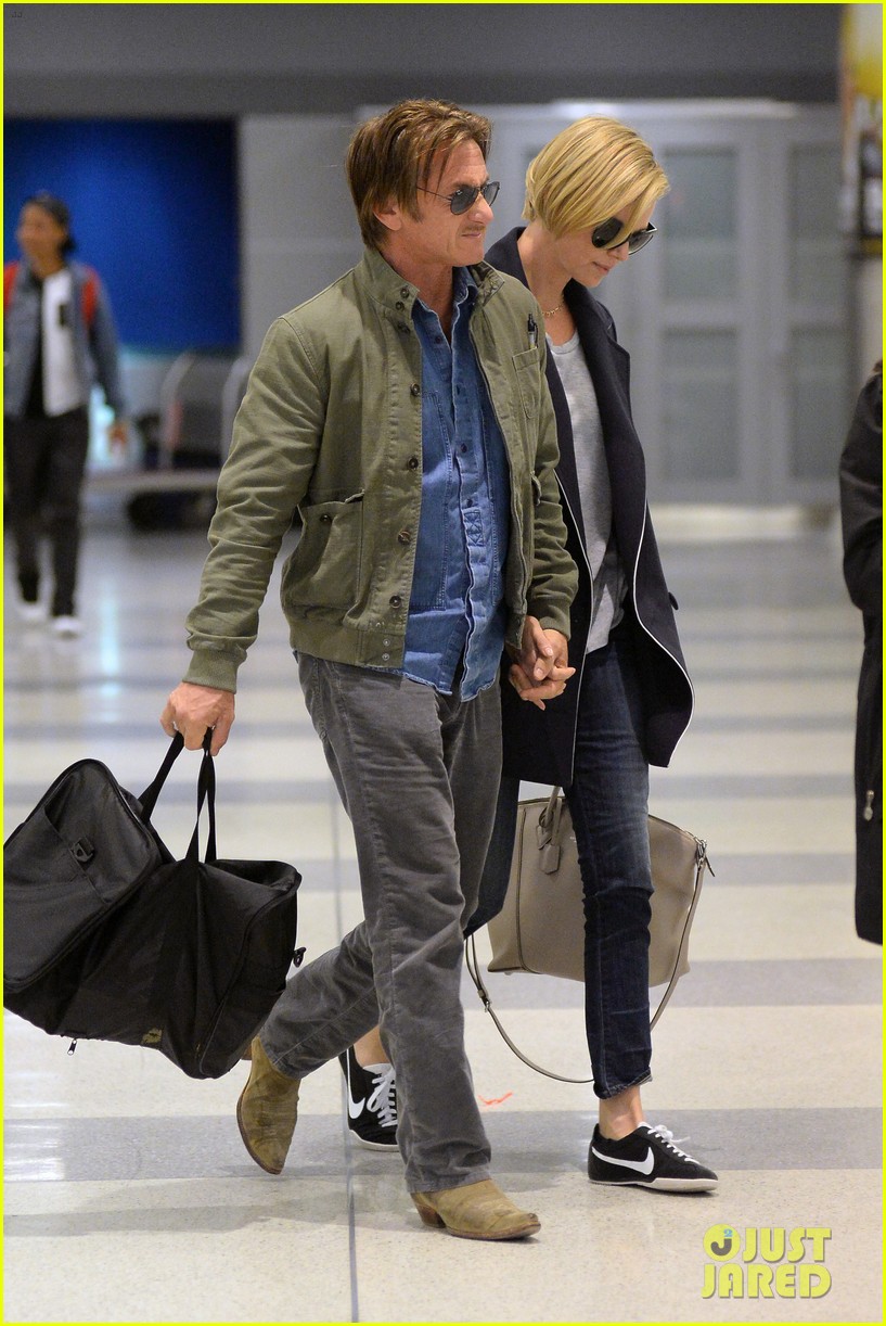 Charlize Theron & Sean Penn Hold Hands Upon New York Arrival: Photo ...