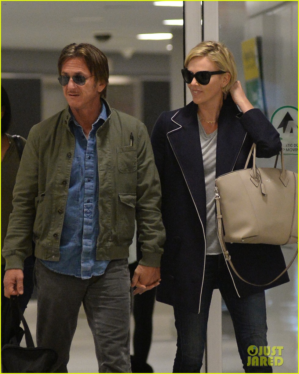 Charlize Theron & Sean Penn Hold Hands Upon New York Arrival: Photo ...