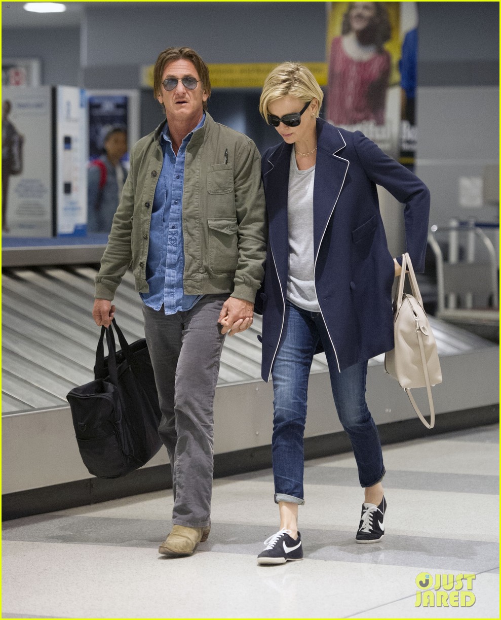Charlize Theron & Sean Penn Hold Hands Upon New York Arrival: Photo ...