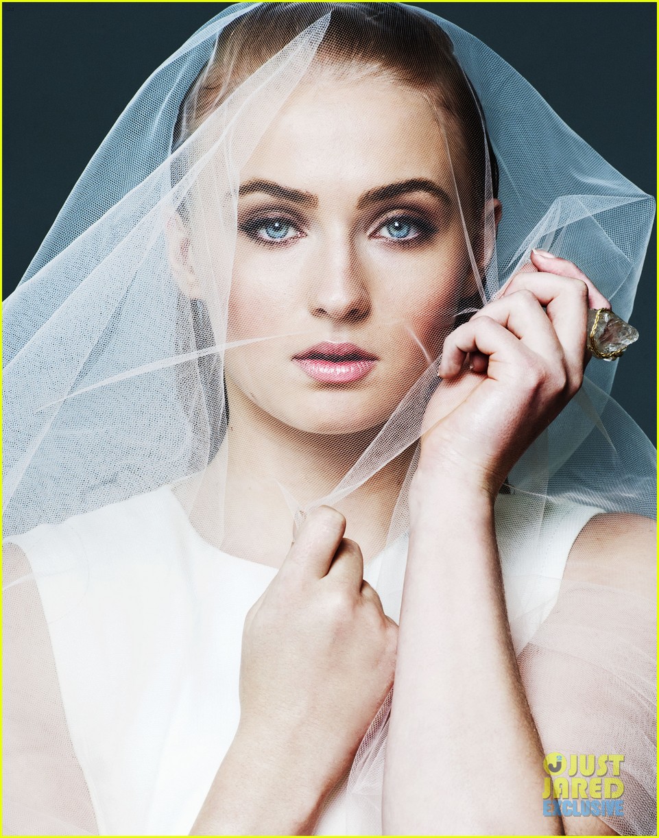 Sophie Turner Takes the JJ Portrait Session Series Throne: Photo ...