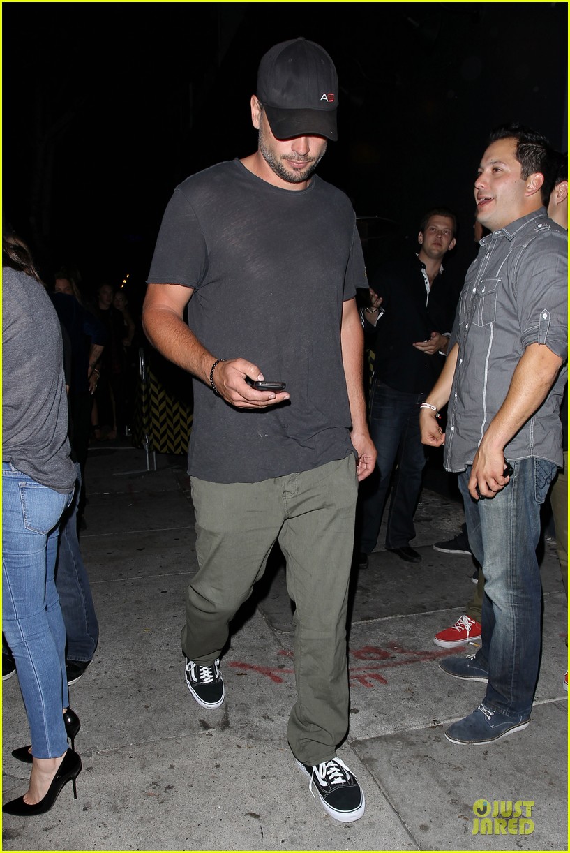 Tom Welling Parties the Night Away at Warwick Nightclub!: Photo 3109969 ...