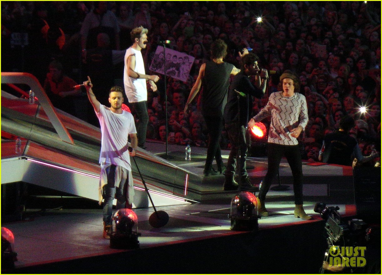 Harry Styles Says Boyfriends Should Be Supportive During One Direction ...