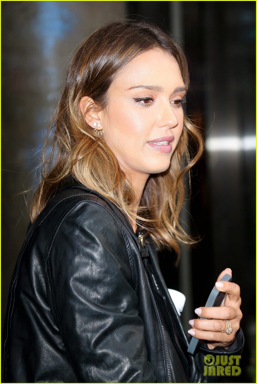 Jessica Alba Raves About Zach Braff's 'Bullets Over Broadway'!: Photo ...