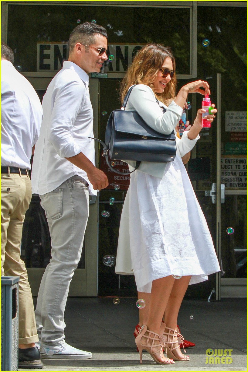 Jessica Alba Reveals Secrets To Happy Marriage to Cash Warren!: Photo ...