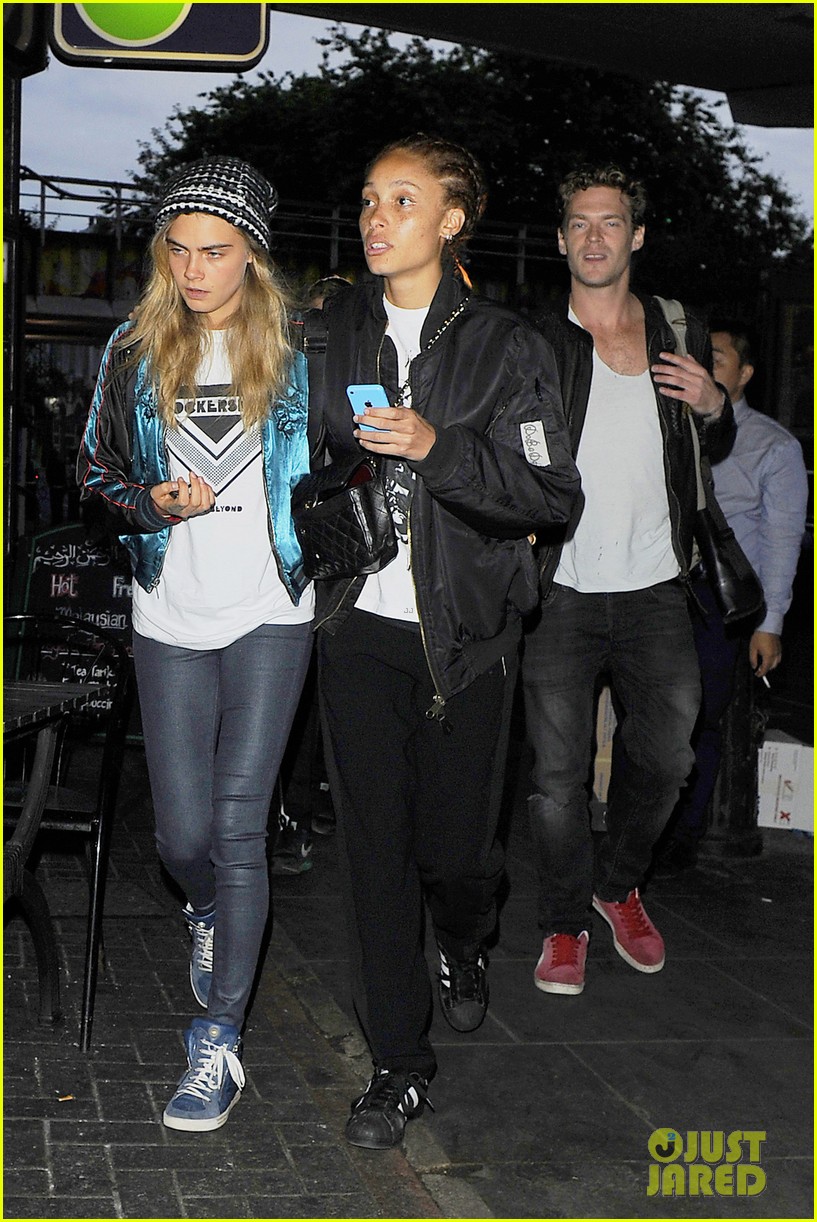 Cara Delevingne Manages to Show Off Fake Baby Bump & Side Boob at the ...