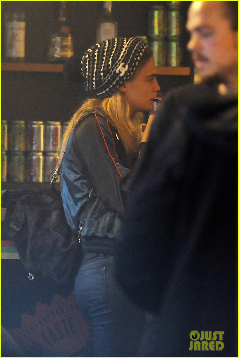 Cara Delevingne Manages to Show Off Fake Baby Bump & Side Boob at the ...