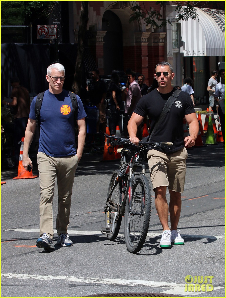 Anderson Cooper Steps Out with Boyfriend After Giggling Through Vagina ...