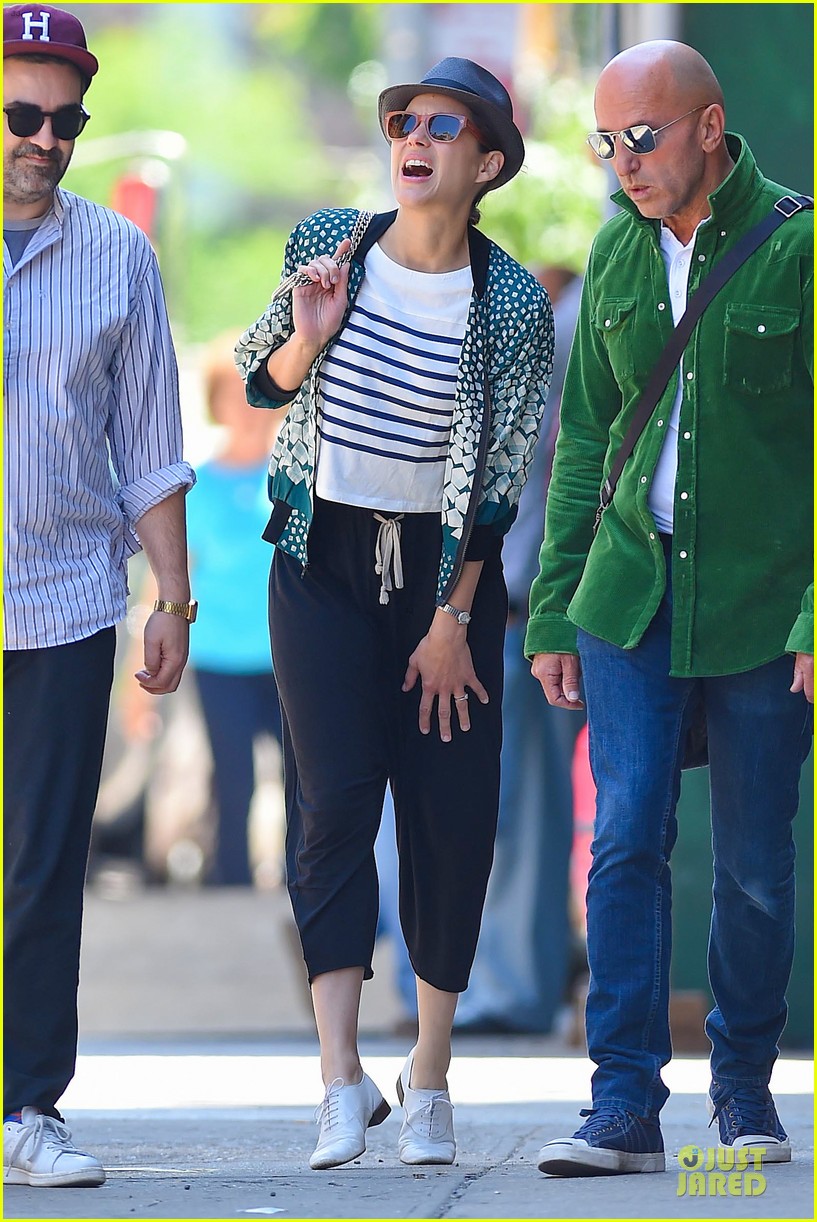 Marion Cotillard Makes Graceful CFDA Awards 2014 Entrance Despite ...