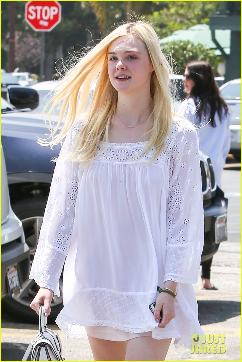 Elle Fanning Talks Playing Princess Aurora: 'She Has More Strength' in ...