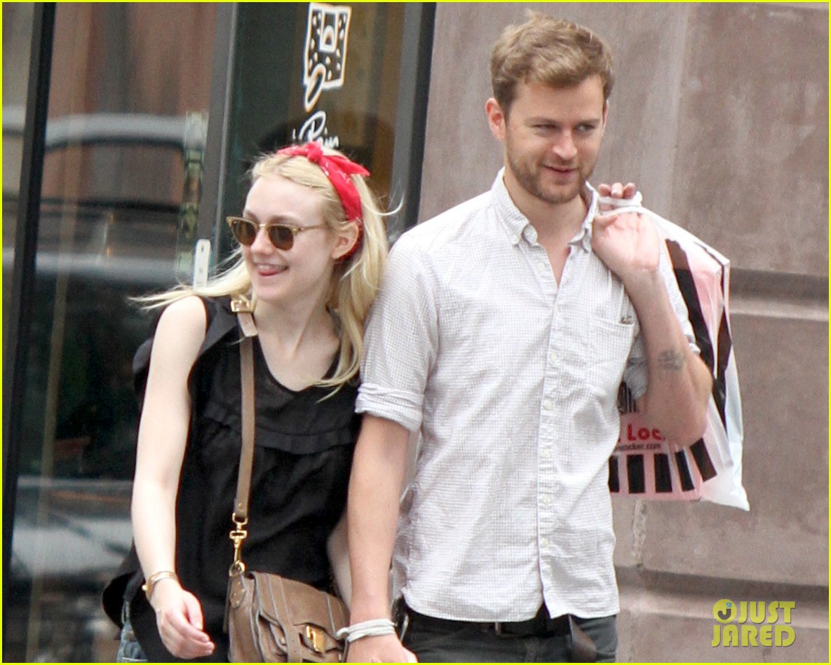 Dakota Fanning: I Want There to Be More Female Directors!: Photo ...
