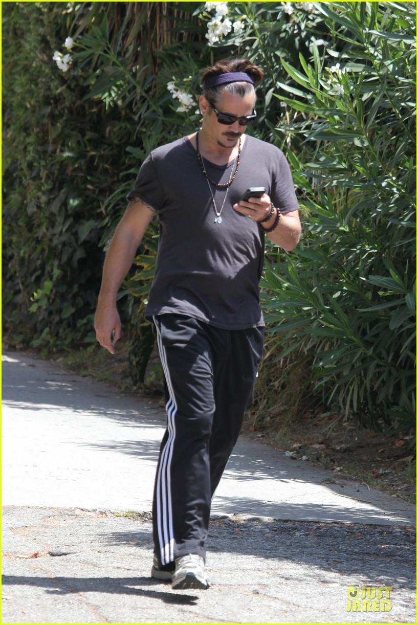Colin Farrell Sports Gray Hair in Venice: Photo 3130059 | Colin Farrell ...