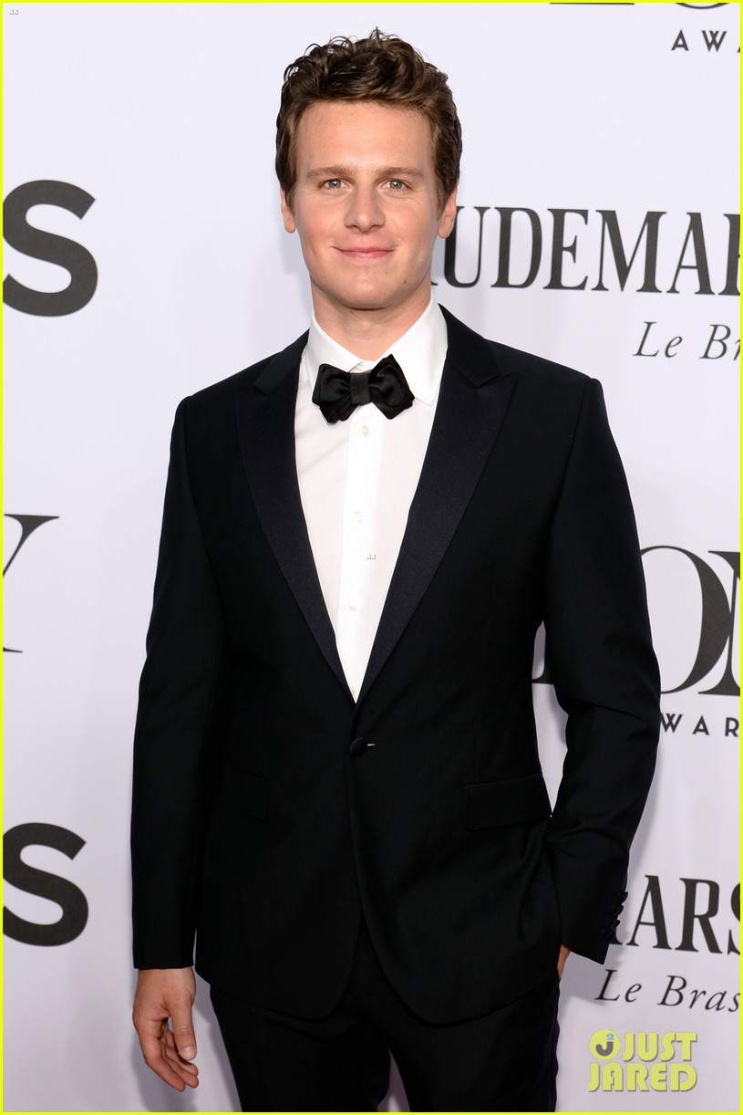 Jonathan Groff Will Introduce Idina Menzel at Tony Awards 2014!: Photo ...