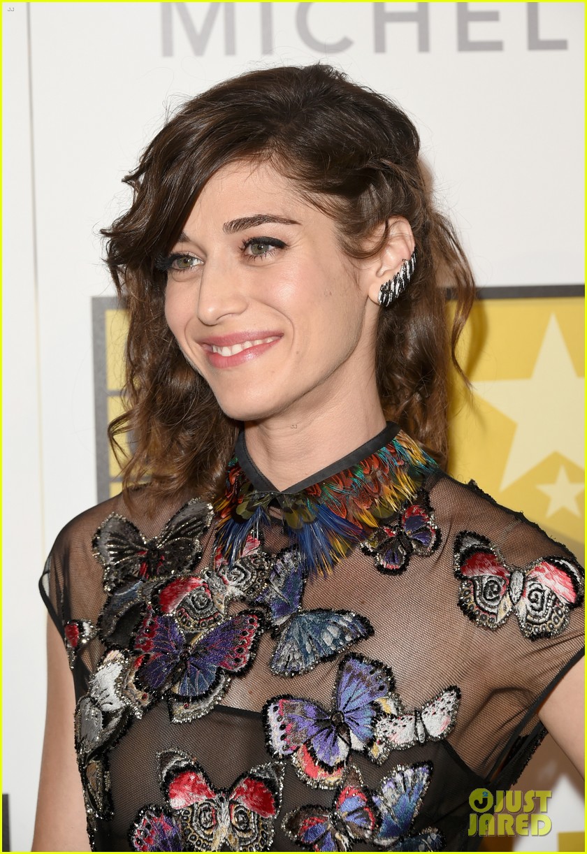 Allison Janney Says 'I Just Came' After Critics' Choice Win!: Photo ...