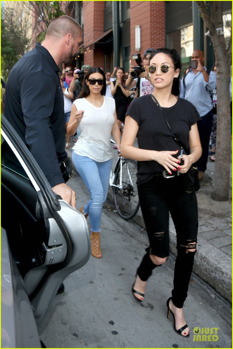 Kim Kardashian Shops For North, Kourtney Does Pregnant Photo Shoot ...